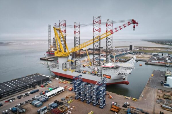 Pentagon Partner, Carlbom Shipping handles world’s largest jack-up ...